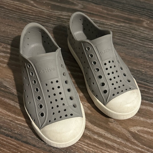 Native Shoes | Shoes | Kids Unisex Native Grey Shoes Size 2 | Poshmark